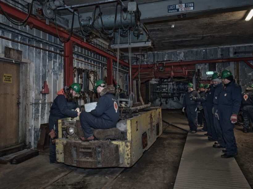 Longyearbyen: Historic Coal Mine Tour at Gruve 3 - Why It Matters: Contextual Value