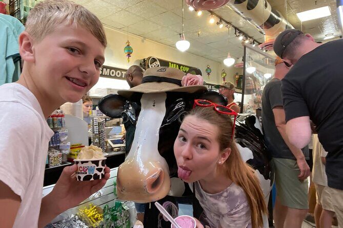 Looney Lampasas Scavenger Hunt - What the Tour Entails
