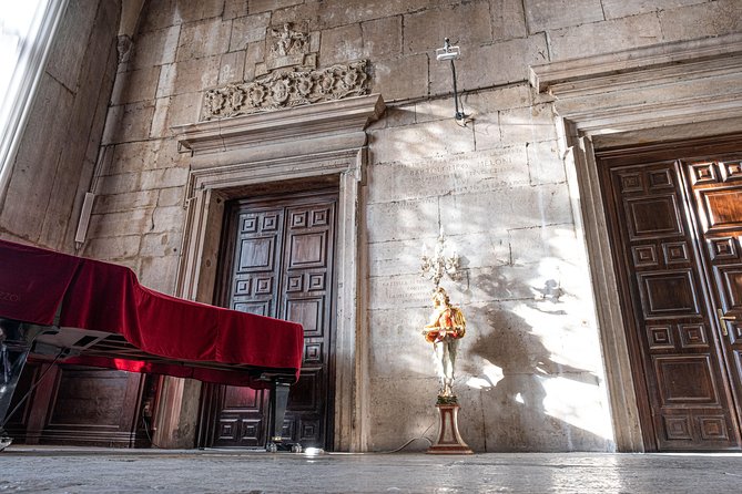LORDS of the NIGHT PRISONS PALACE: Cells and Torture Tools - Escorted Visit - Interactive Experiences and Guided Insights