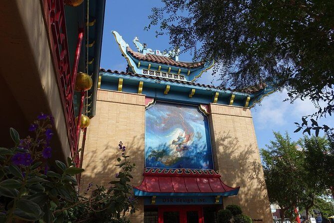 Los Angeles Chinatown and Little Tokyo Walking Tour - Exploring Chinatown: From Gates to Bakery