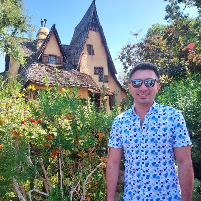 Los Angeles - Gay Sightseeing Booze Bus Tour - Who Should Consider This Tour?