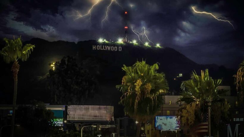 Los Angeles: Haunted LA: Ghostly Encounters Flashlight Tour - Key Points