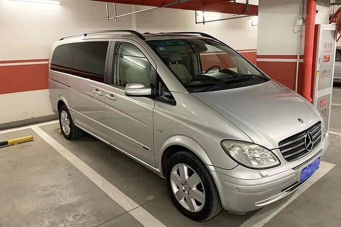 Los Angeles International LAX Airport Chauffeur Service, pick up. - What to Expect When Booking Your Transfer