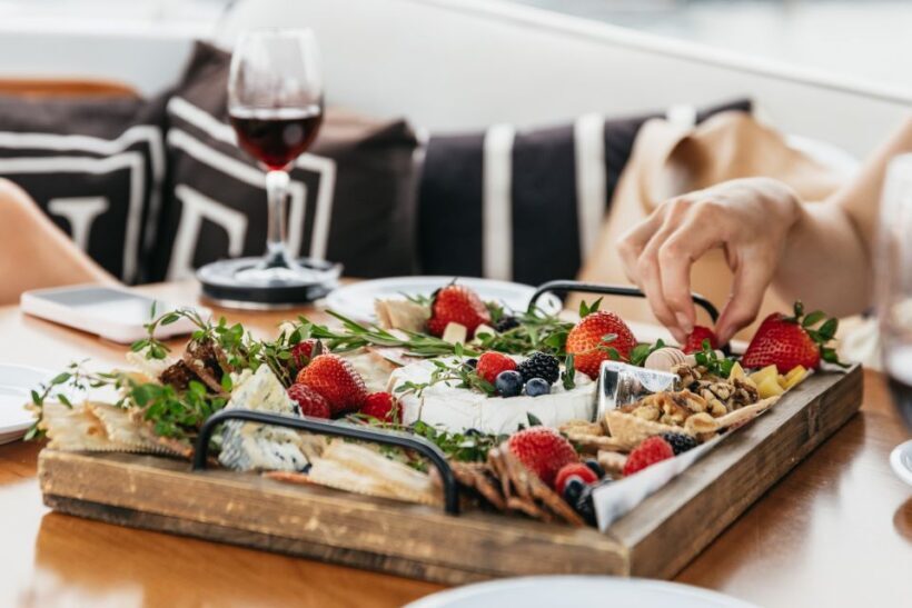 Los Angeles: Luxury Cruise with Wine, Cheese & Sea Lions - A Close Look at the Experience