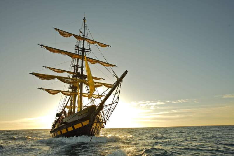 Los Cabos: Pirate Ship Sunset Cruise & Show with Dinner - The Experience in Detail