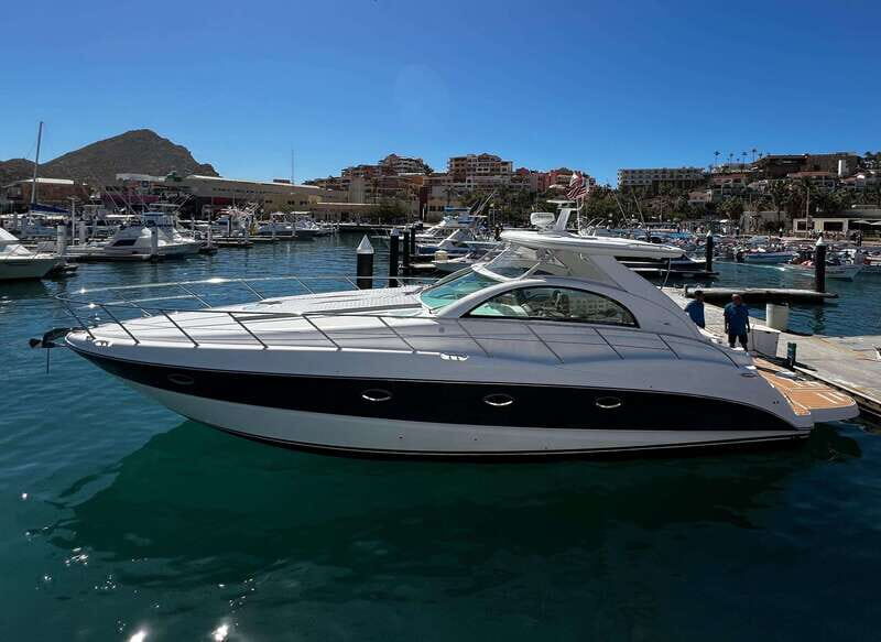 LOS CABOS: PRIVATE BAY AND ARCH TOUR. LUXURY YACHT - An In-Depth Look at the Luxury Yacht Tour in Los Cabos