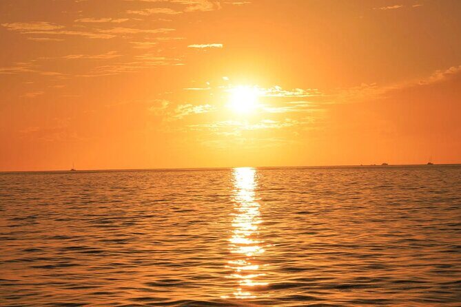Los Cabos Sunset Catamaran Cruise with Open Bar & Light Snack - Who should consider this cruise?