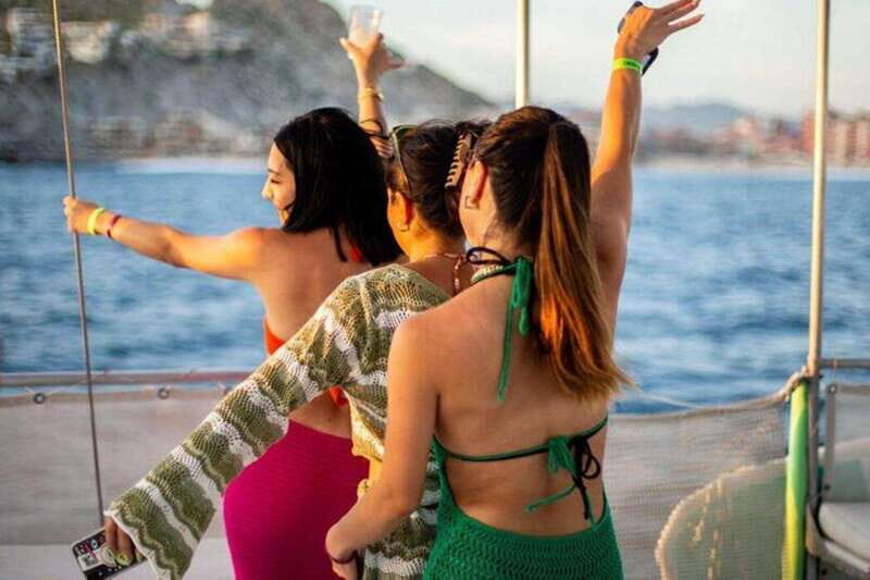 Los Cabos: Sunset Party Cruise with Open Bar - An In-Depth Look at the Experience