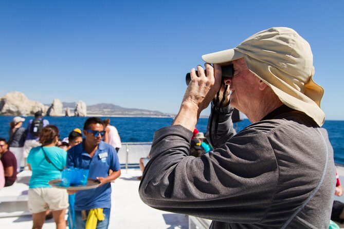 Los Cabos Whale Watching Cruise Including Breakfast - The Crew & Guides: What Sets Them Apart
