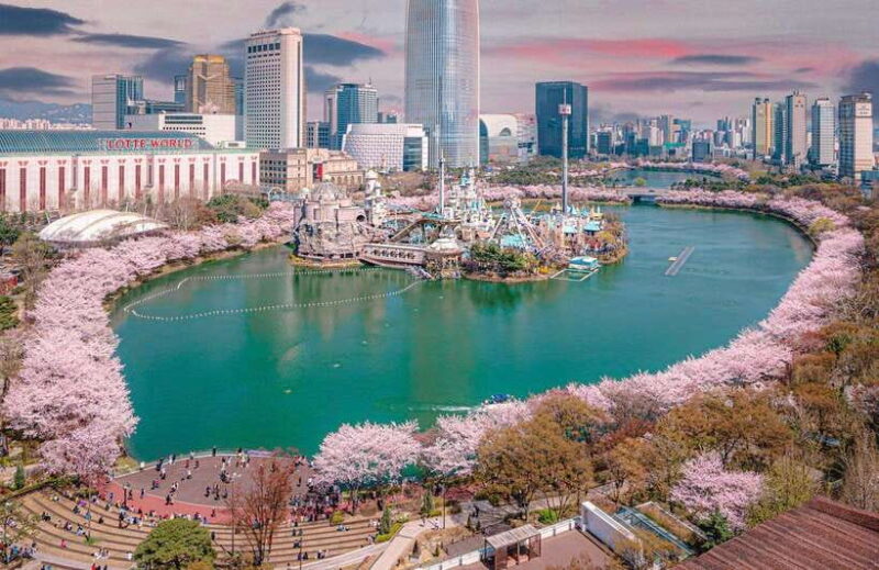 Lotte World Seoul Entry Ticket - Key Points