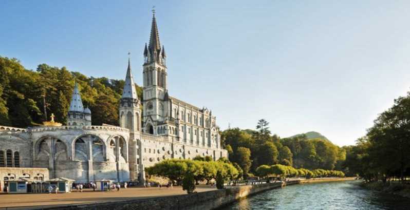 Lourdes: Private Guided Tour in the Sanctuary - The Sum Up