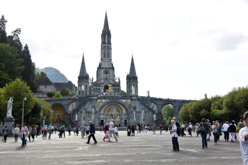 Lourdes: Private Guided Tour in the Sanctuary - FAQ