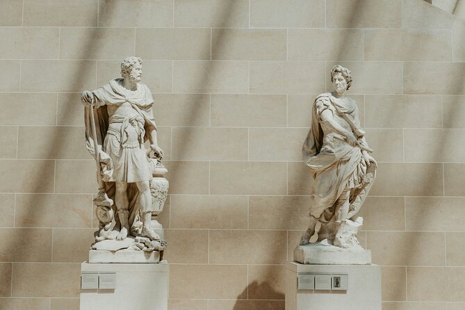 Louvre Art and Mysteries: Private Guided Experience (FR ENG ESP) - Exploring the Louvre
