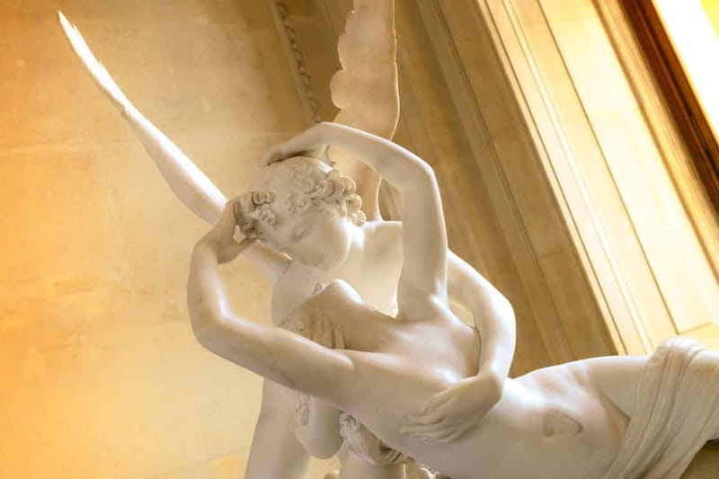 Louvre Art and Mysteries PVT Experience (FR RUS ENG ESP ARA) - What Makes This Tour Stand Out?
