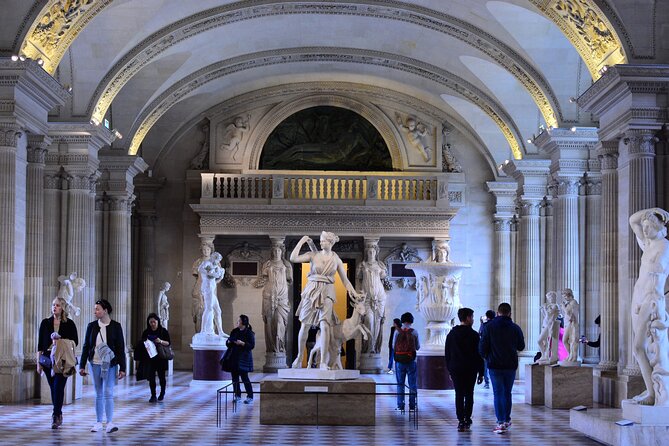 Louvre Late Opening Guided Tiny Group Tour - The Guide: Your Personal Art Historian