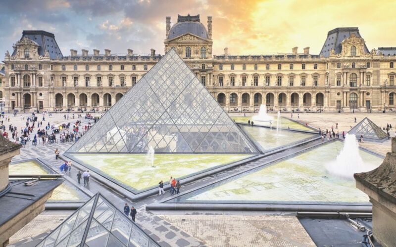 Louvre Museum Guided Tour (Timed entry included!) - The Artworks and Their Stories