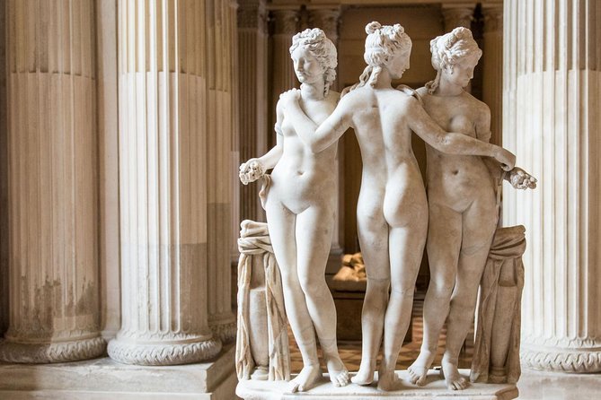 LOUVRE PRIVATE TOUR : Skip the Line & Local Expert Guide - Entry Fees Included - Masterpieces to Explore