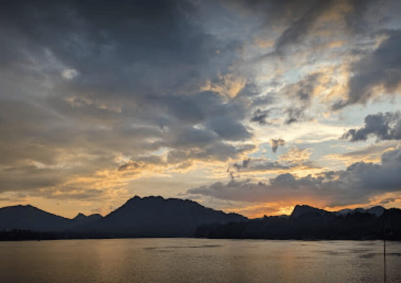 Luang Prabang: Mekong River Sunset & Lao Tasting Dinner - Authenticity & Cultural Experience