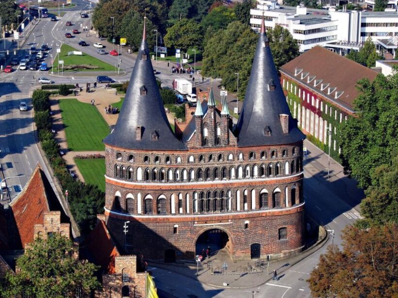 Lübeck - Private Historic walking tour - Key Points