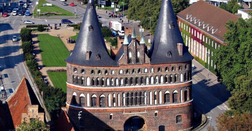 Lübeck - Private Historic walking tour - Starting at the Holsten Gate: The Iconic Entrance to the Old Town