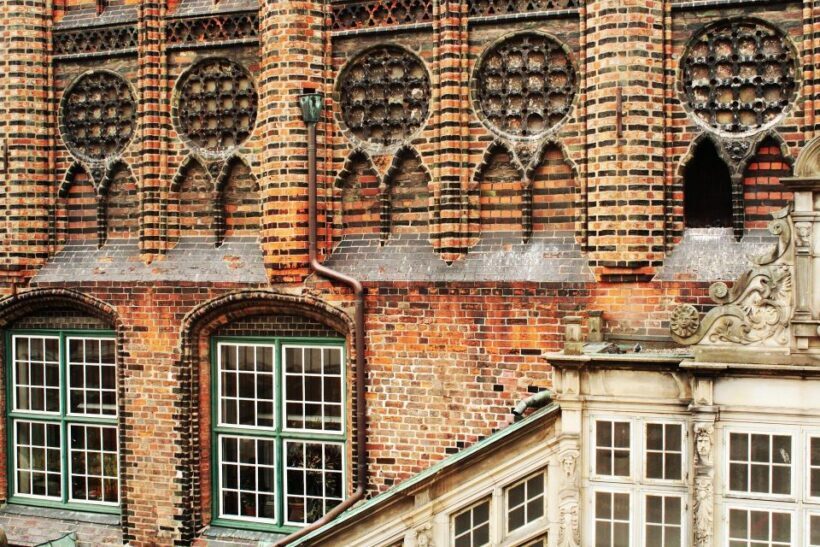 Lübeck - Private Historic walking tour - St. Mary’s Church: A Symbol of Old Lübeck