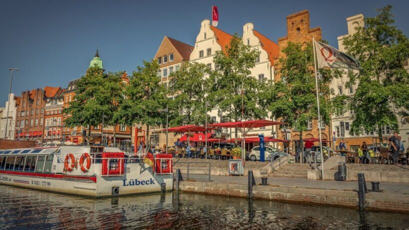 Lübeck: Private Historical and Architectural Walking Tour - Exploring Lübeck’s Historic Heart