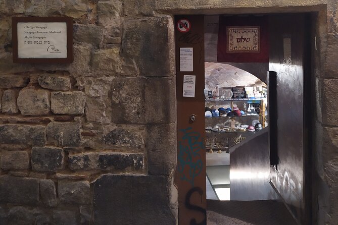 Luca's Hidden Old Barcelona: the Gothic and El Born Tour - Discovering Charming Plazas and Cathedrals