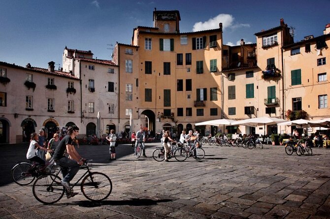 Lucca: Self-Guided Tour by Bike With MAP - Accessibility and Participation