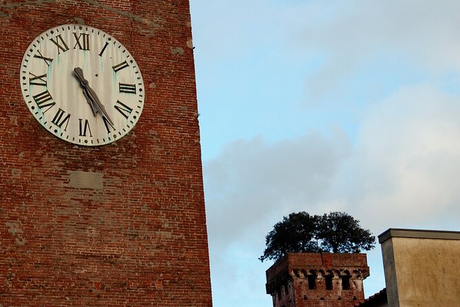Lucca: Walking Tour of the City Centre and the Walls - Lucca: Less-known but Renowned