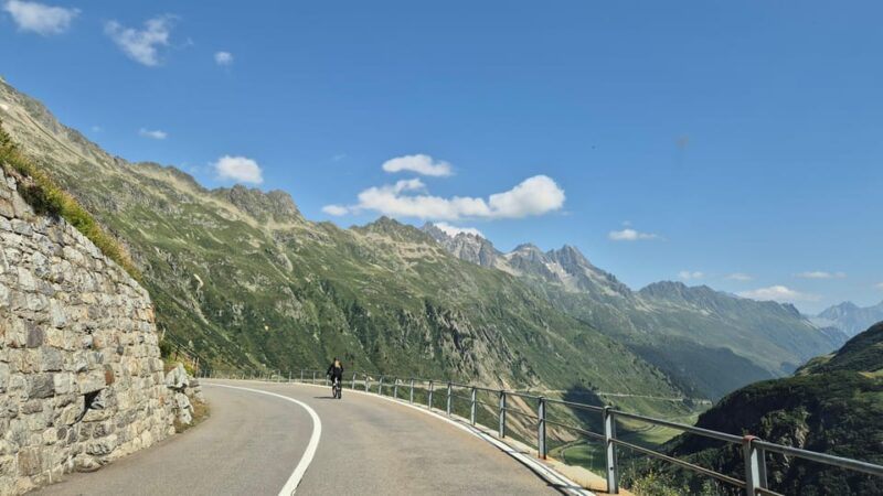 Lucerne: Downhill Cycling Adventure With Lake Swim - Preparing for the Ride