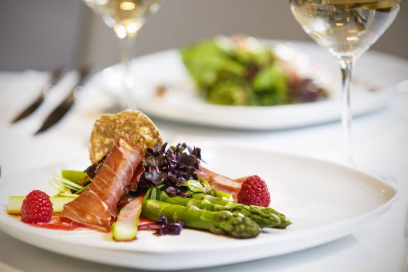 Lucerne: Lake Lucerne 1st Class Cruise With Gourmet Lunch - Preparing for the Cruise