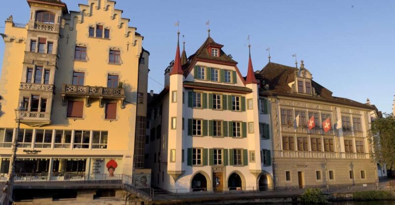 Lucerne: Smartphone Walking Tour - Cool Lucerne Old Town - Language Options and Key Features