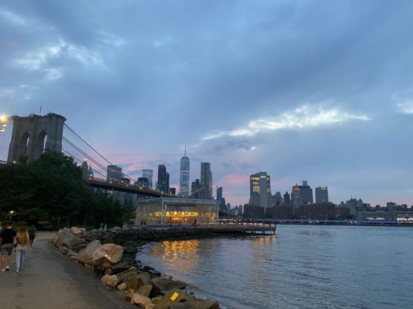 Luci e Ponti di New York- Night Tour in Italiano - The Iconic Brooklyn Bridge Walk