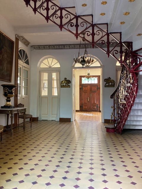 Ludwigslust: Traditional papier-mâché art in Palais Bülow - The Papier-Mâché Tradition: Why It Matters