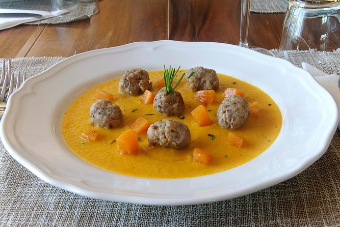 Lunch or dinner and cooking demo at a local home in Trento - Who Should Book This Tour?