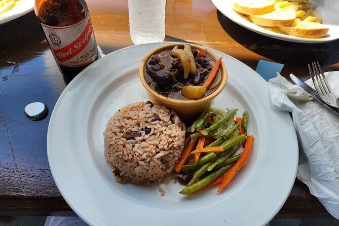 Lunch or Dinner with Pickup from Montego Bay - The Sum Up