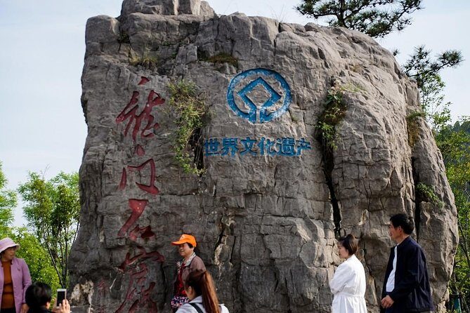 Luoyang Private Tour to Longmen Grottoes and Peony Blossom Sightseeing - Lunch and Leisure: Embracing Local Flavors and Garden Beauty