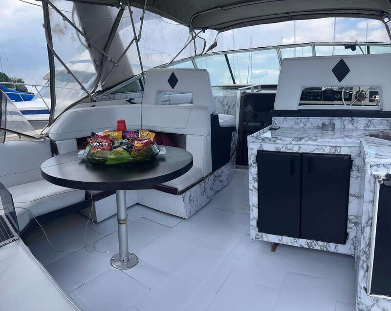 Luxurious 40ft Yacht Charter - Customization and Additional Options