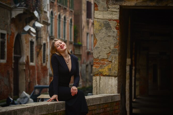 Luxurious Photoshoot in Venice - Professional Photography Guidance