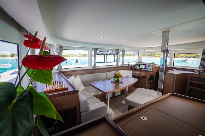 Luxury Catamaran Private Charter in St. Maarten/St. Martin - The Sum Up
