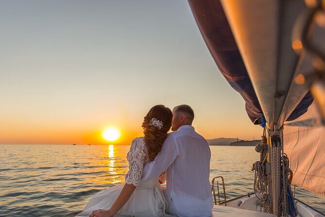 Luxury Diamond Head Sunset Sail - FAQ