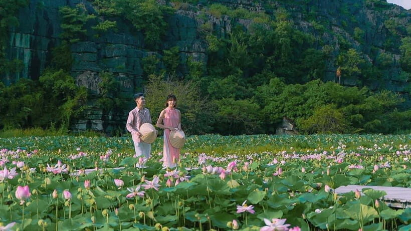 Luxury Limousine Tour: Hoa Lu, Trang An/Tam Coc & Mua Cave - Key Points