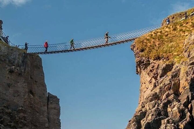 Luxury Mercedes 1-7pp GOT Drama & Giants Causeway private tour - Key Points