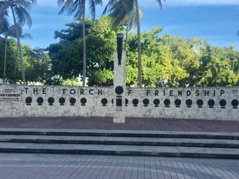 Luxury Miami plus Vizcaya and Coral Gables Half-day Tour - Practical Tips for Travelers