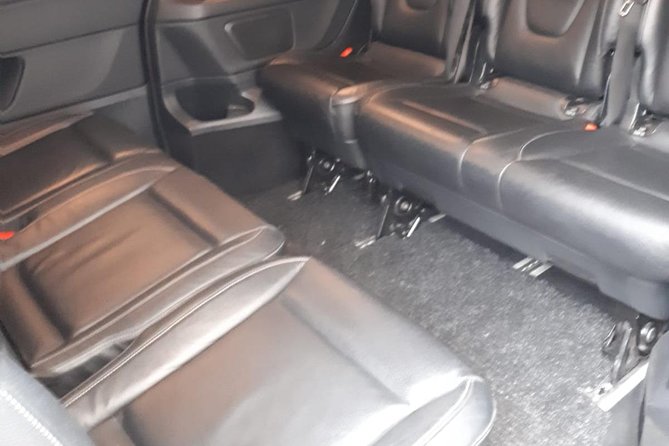 Luxury Minivan from Brussels airport to the city of Brussels - A Practical Look at the Transfer Experience