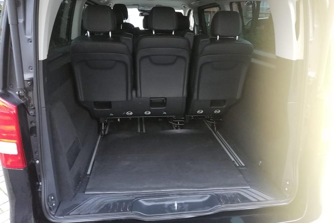 Luxury Minivan from Charleroi airport to the city of Ghent - FAQ