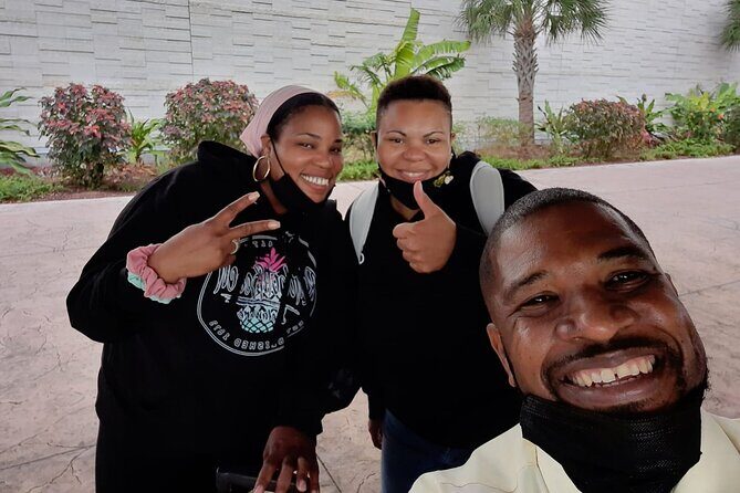 Luxury MKT Town Car Private Roundtrip Transfer - The Cost and Its Reflection on Value