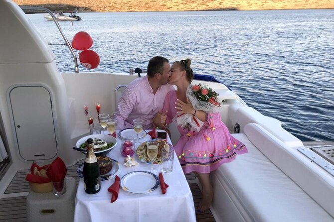 Luxury Power Yacht Cruise - Who Will Love This Experience?