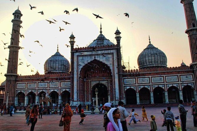 Luxury private 5-Day Golden Triangle tour to Agra & Jaipur from Delhi - Day 1: Arrival and Delhi’s Contrasts