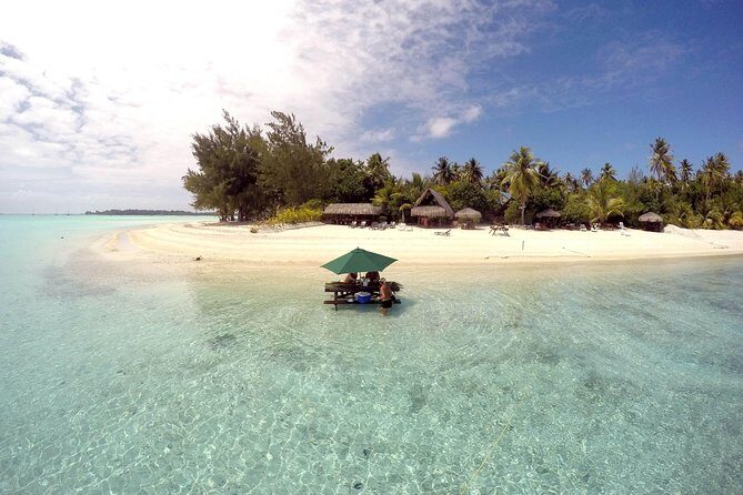 LUXURY Private Catamaran : Full-Day Sail & Polynesian Motu Lunch - Key Points
